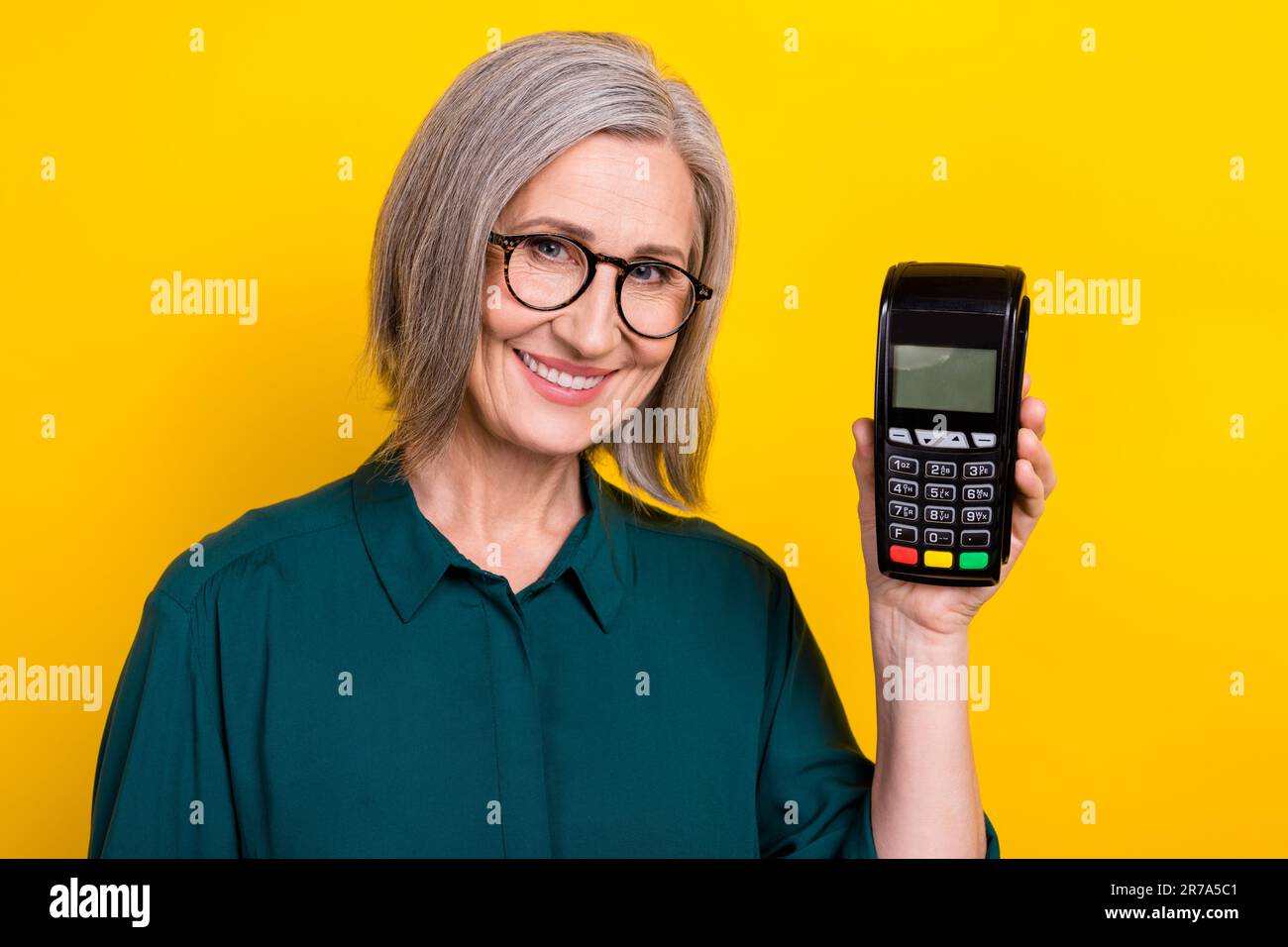 Businesswoman with yellow pos-its, isolated on white Stock Photo - Alamy