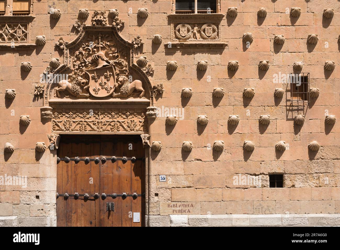 Casa de las Conchas Salamanca, view of the shell decorated exterior ...