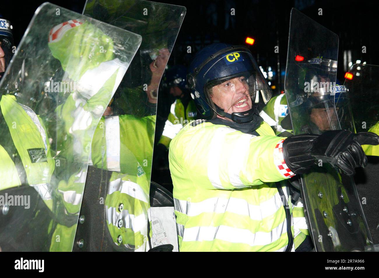 police officers defend their lines outside Israeli embassy in london ...