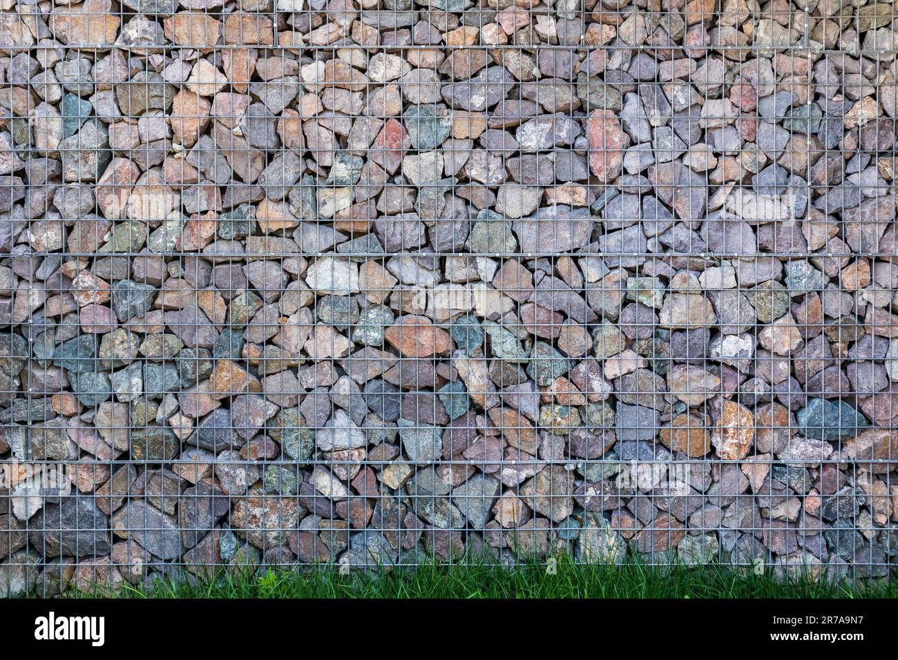 Wall of gabions background, natural stones in gardering Stock Photo - Alamy