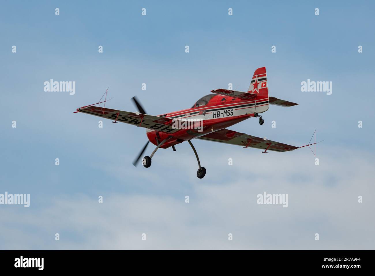 Sukhoi su26 aircraft hi-res stock photography and images - Alamy
