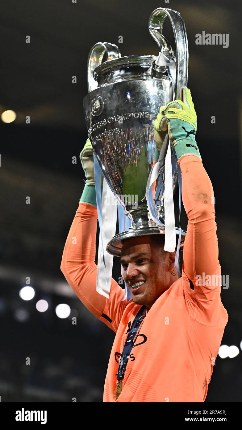 ISTANBUL, TURKEY - JUNE 10: Manchester City player Ederson celebrate ...