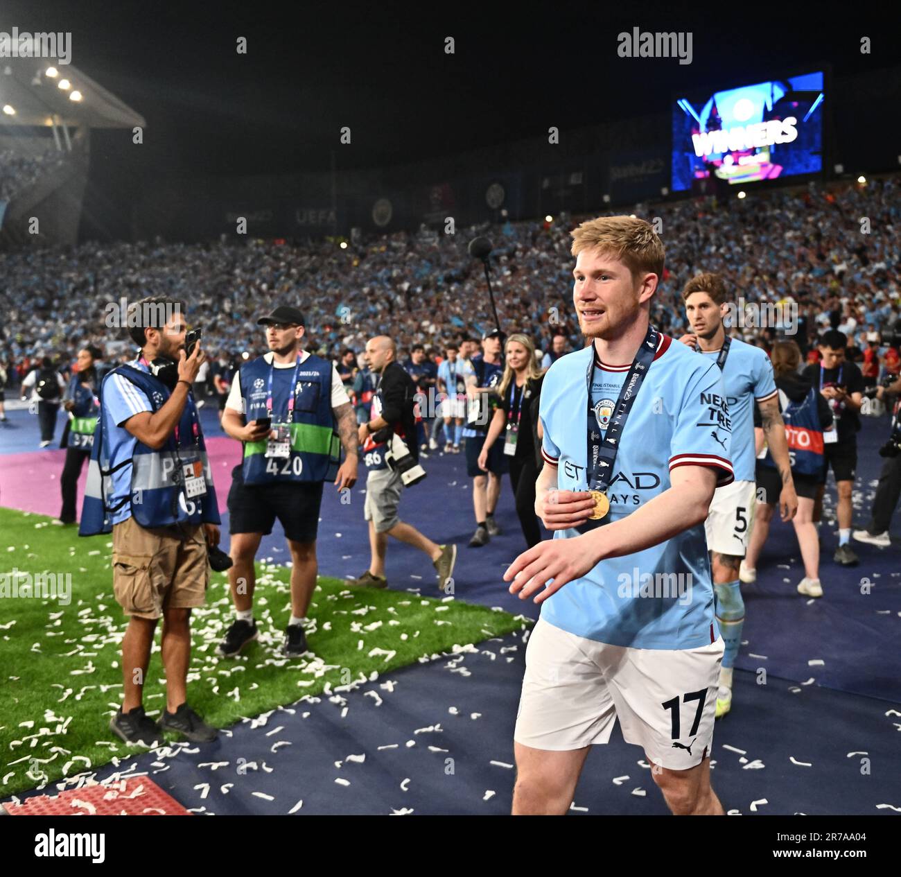 ISTANBUL, TURKEY - JUNE 10: Manchester City player Rodri celebrate with ...