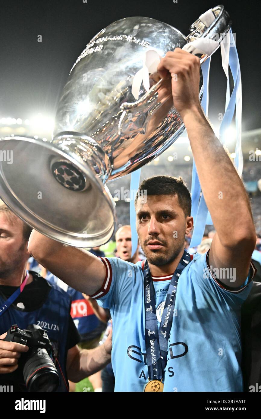 ISTANBUL, TURKEY - JUNE 10: Manchester City player Rodri celebrate with ...