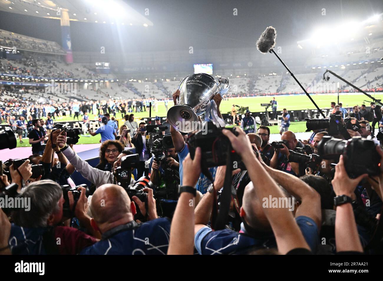 ISTANBUL, TURKEY - JUNE 10: Manchester City player Rodri celebrate with ...