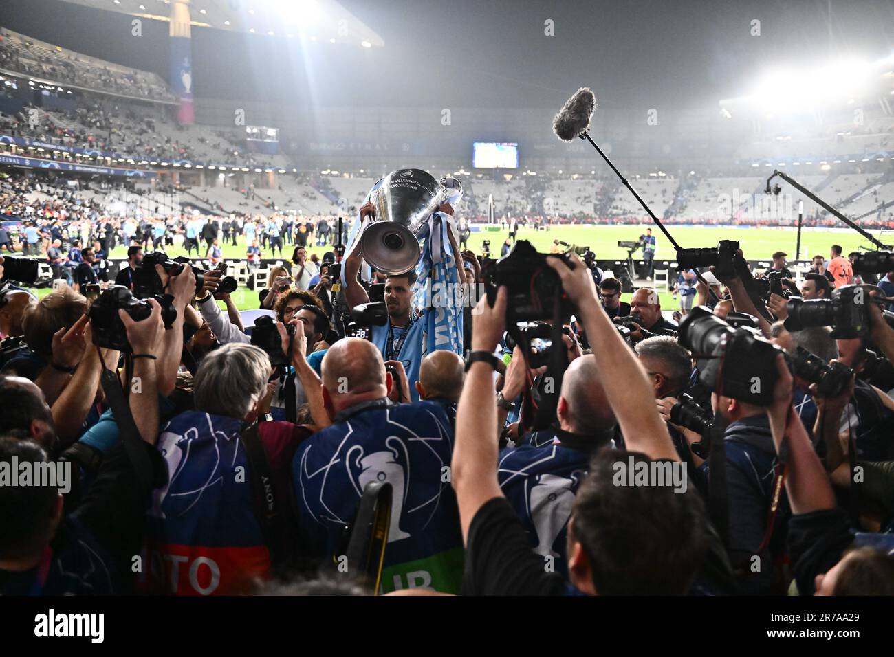 ISTANBUL, TURKEY - JUNE 10: Manchester City player Rodri celebrate with ...