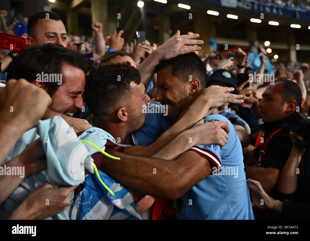 ISTANBUL, TURKEY - JUNE 10: Manchester City player Rodri celebrate with ...