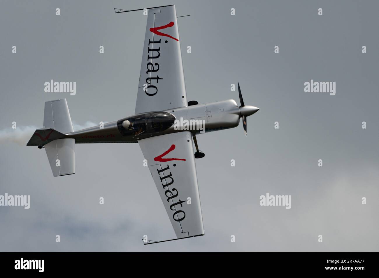 Edge 540 hi-res stock photography and images - Alamy