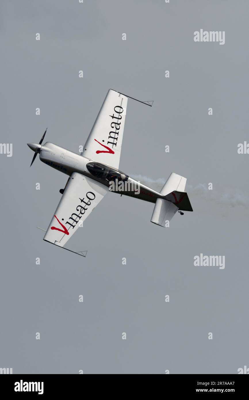 Edge 540 hi-res stock photography and images - Alamy