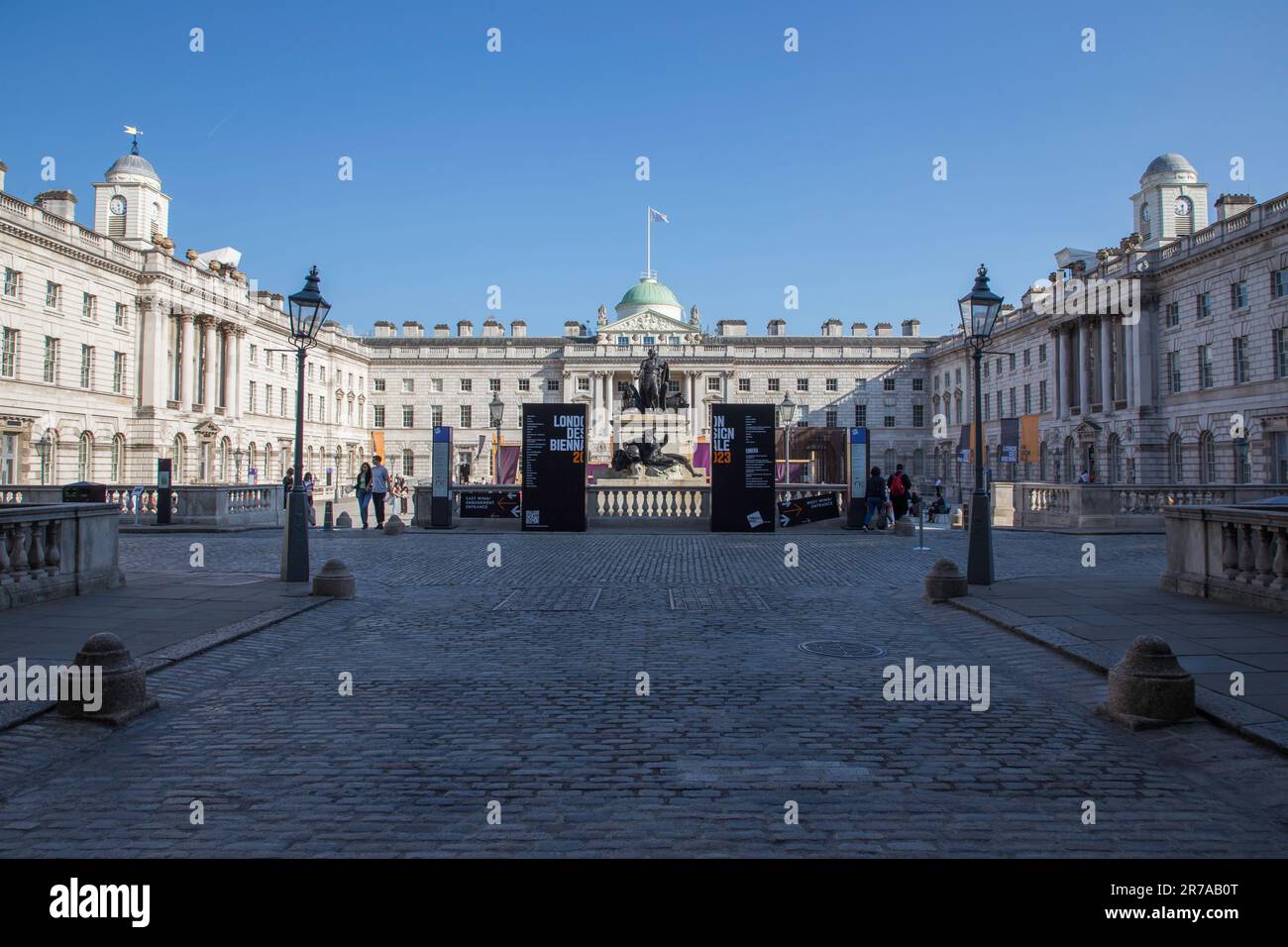 Strand gallery london hi-res stock photography and images - Alamy