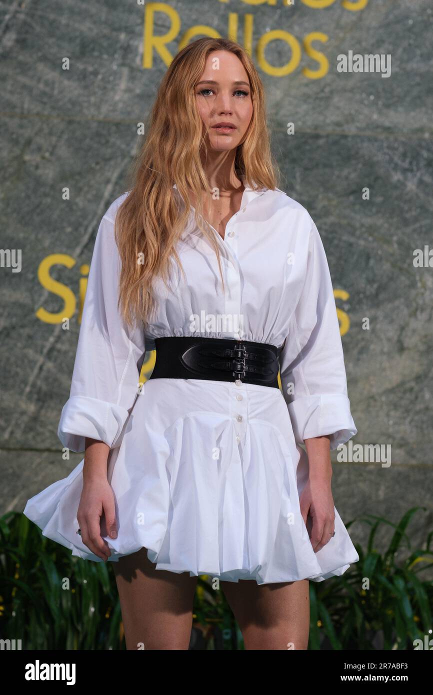 Jennifer Lawrence attends the "Sin Malos Rollos" photocall at Hotel ...