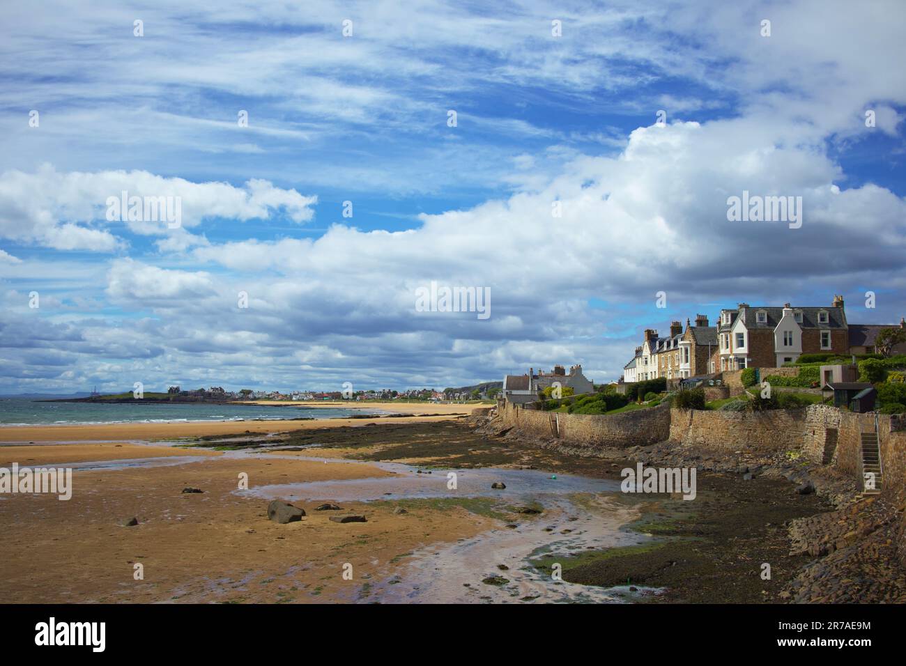 Elie beach harbour hi-res stock photography and images - Alamy