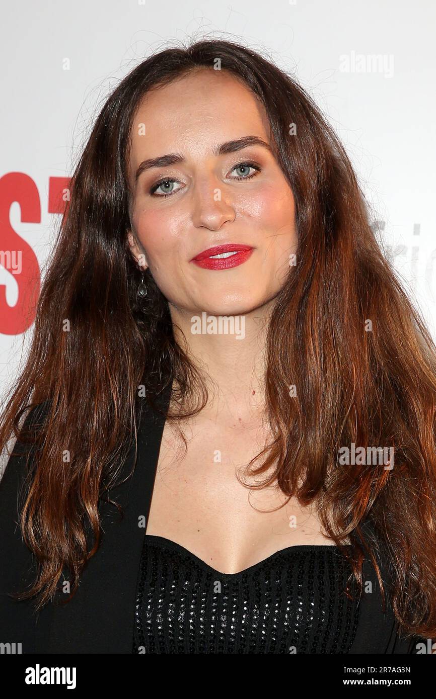 Samantha schnitzler hi-res stock photography and images - Alamy