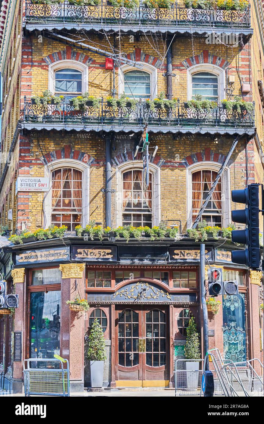The albert inn hi-res stock photography and images - Alamy