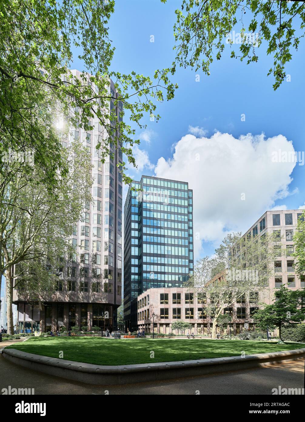 Garden of christchurch london hi-res stock photography and images - Alamy