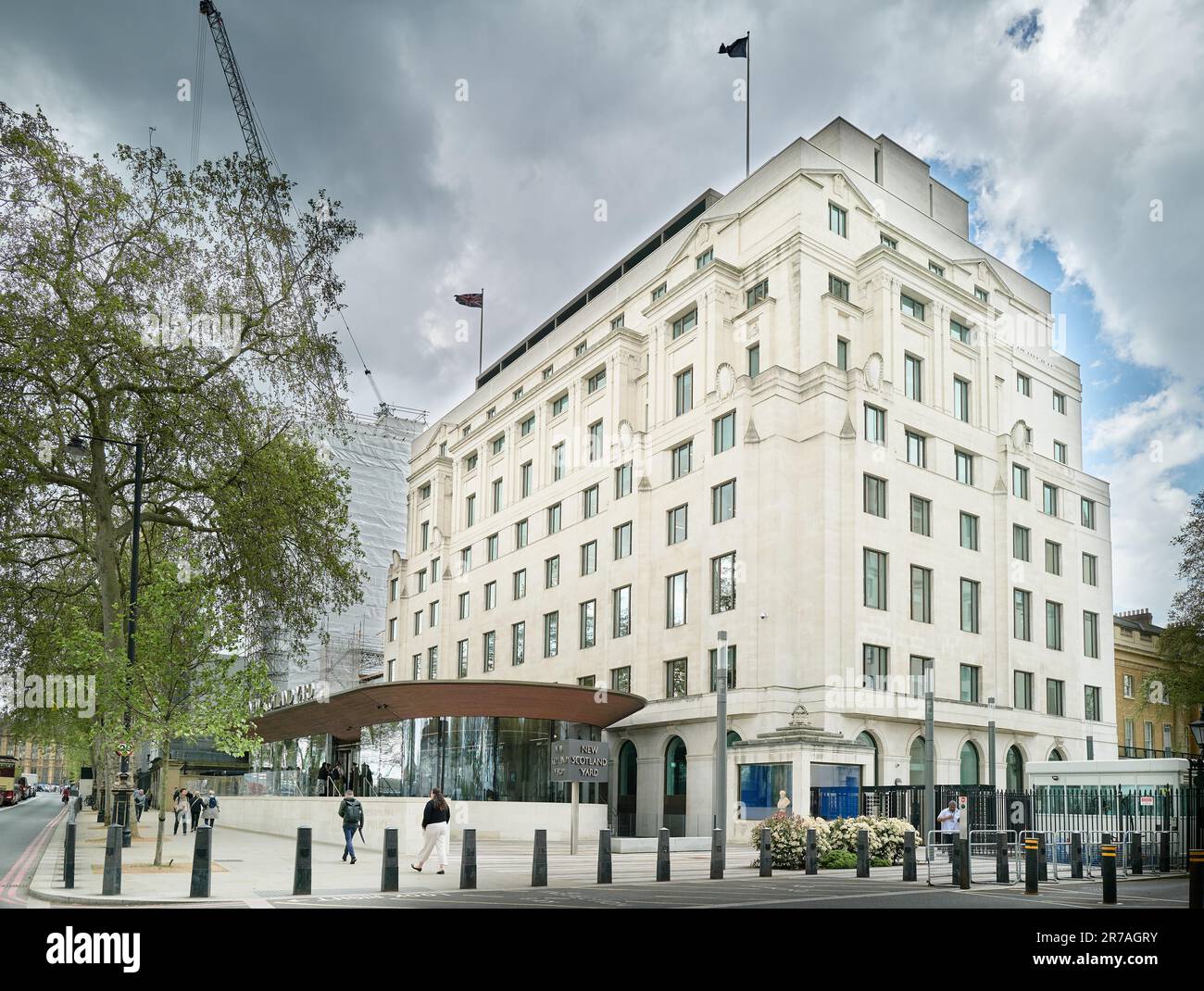 New Scotkand Yard, headquarters of the Metropolitan police, London ...