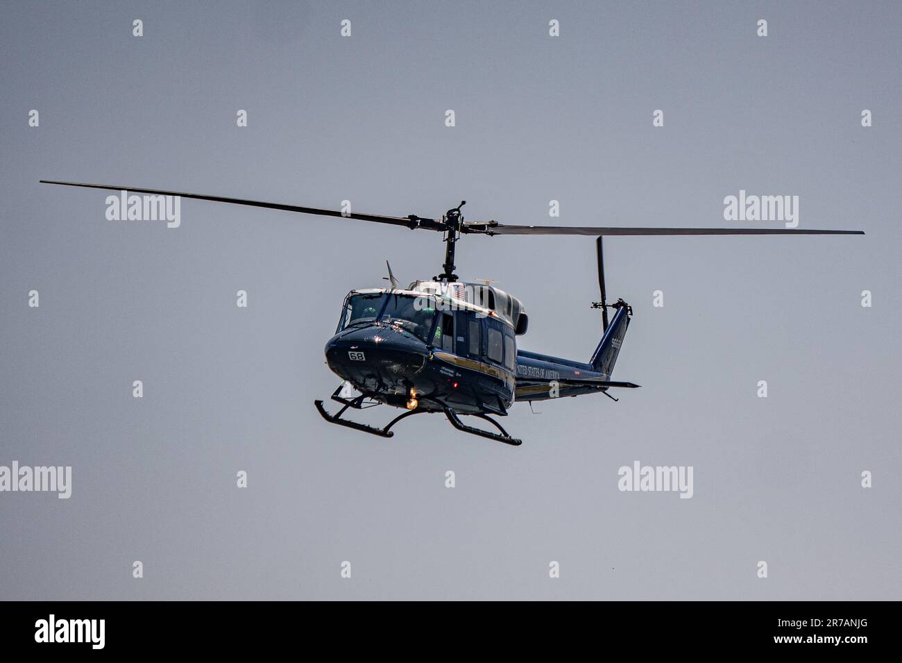 Uh 1n huey hi-res stock photography and images - Alamy