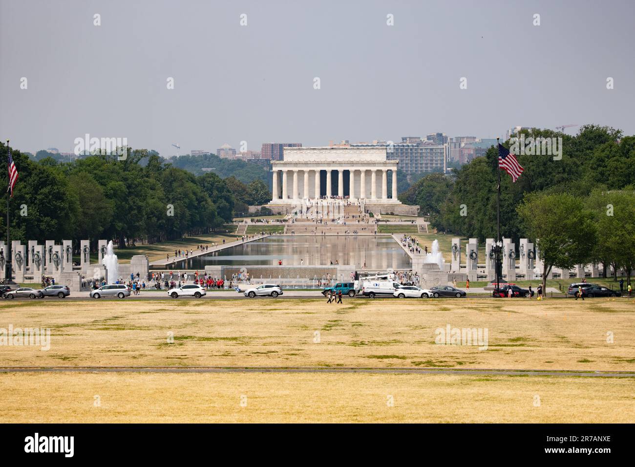 View of the Lincoln memorial from the Washington Memorial, Washington ...