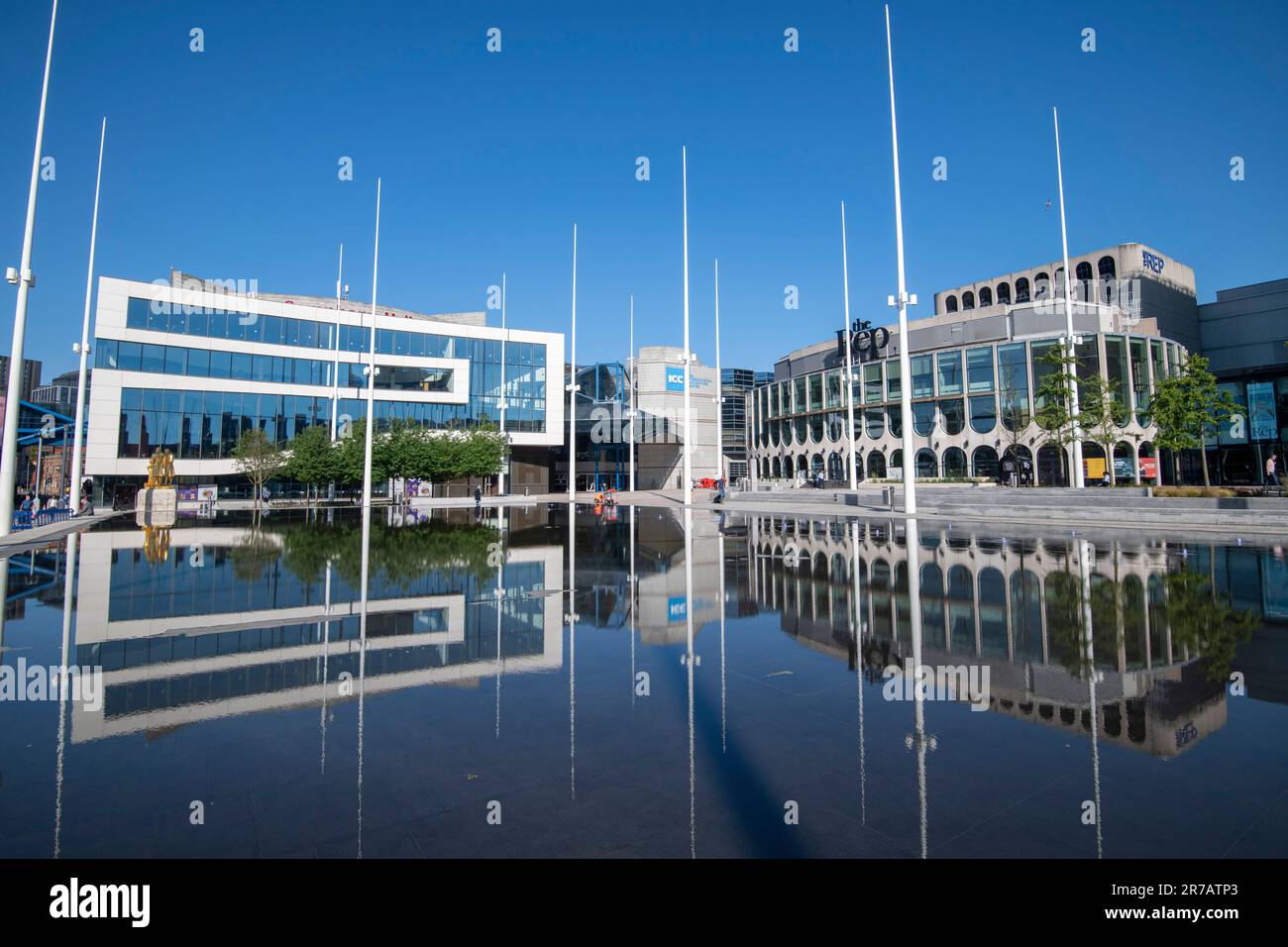 City birmingham england water fountain hi-res stock photography and ...