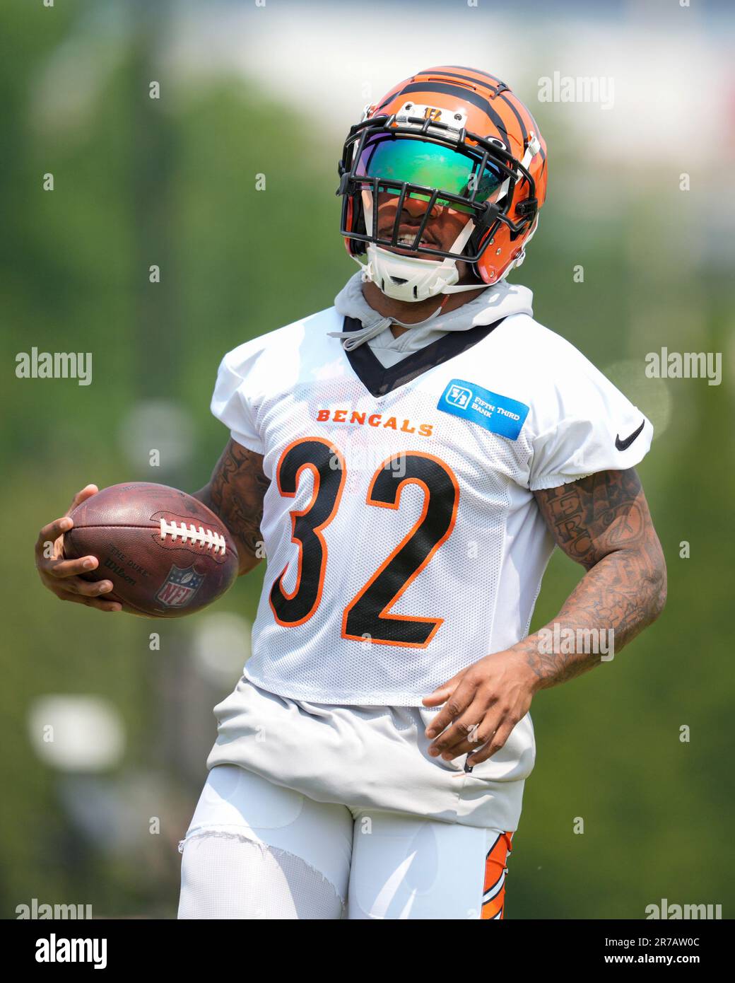 Cincinnati Bengals running back Trayveon Williams (32) performs a drill ...