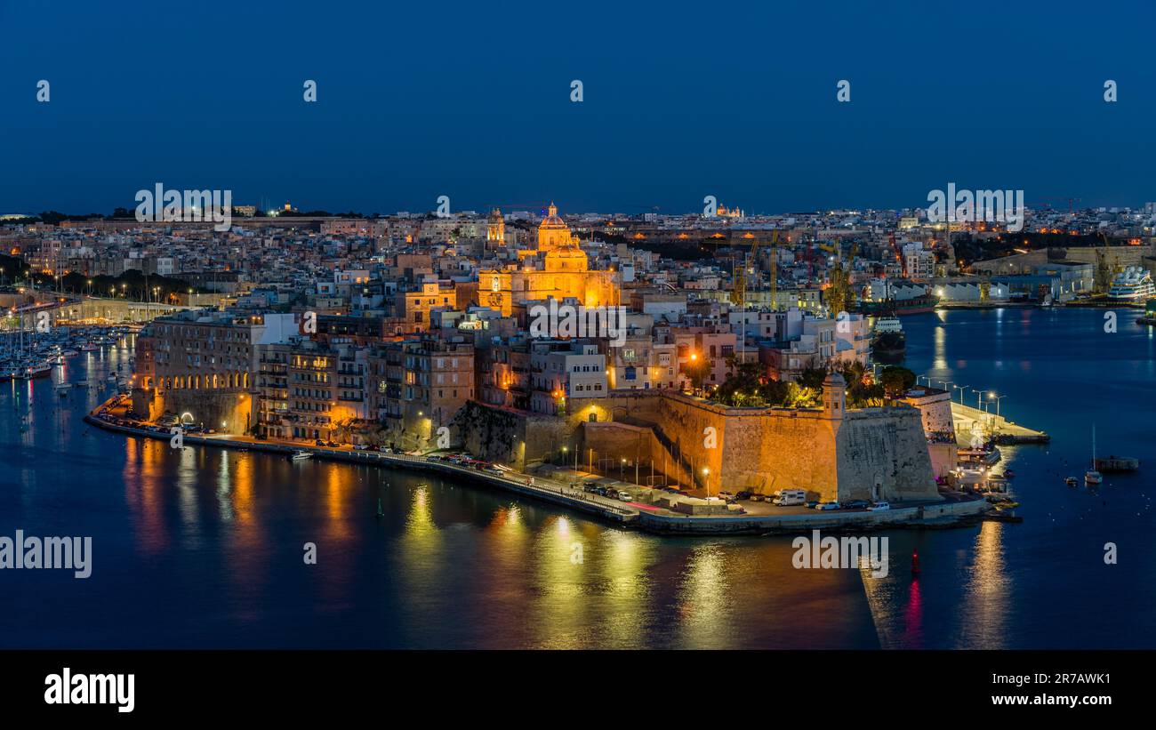 An aerial view of Senglea at night in Malta Stock Photo - Alamy