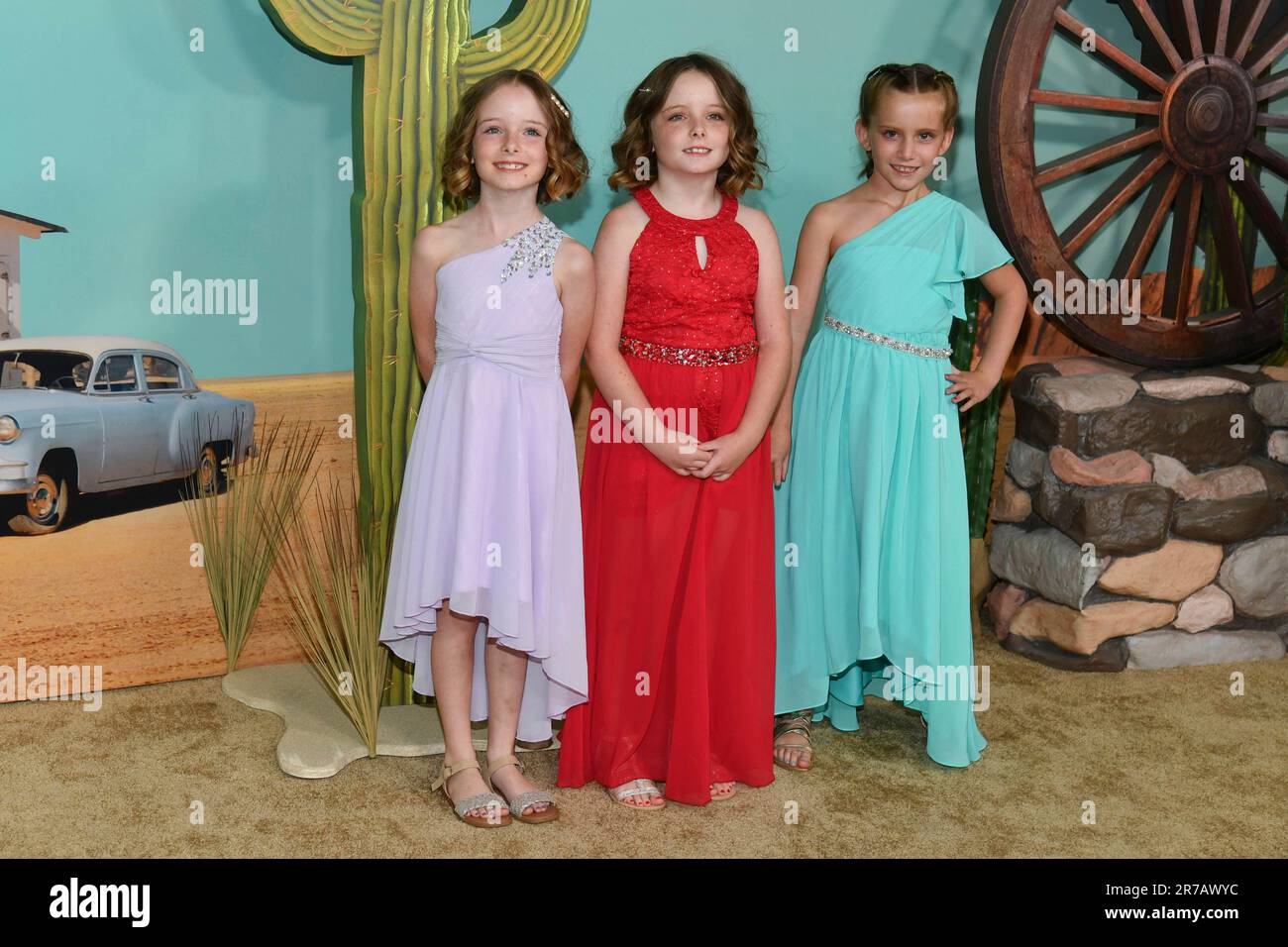 Photo by: NDZ/STAR MAX/IPx 2023 6/13/23 Ella Faris, Gracie Faris and ...
