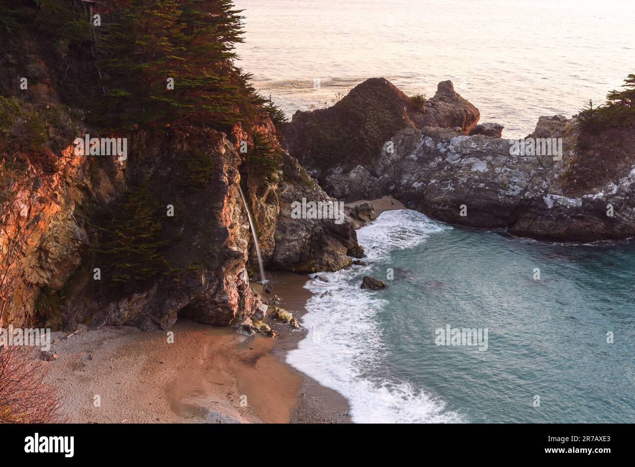 Cliff waterfall over ocean hi-res stock photography and images - Alamy