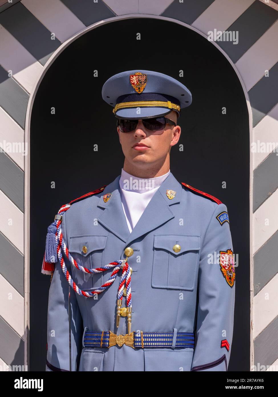 Soldier in sentry box hi-res stock photography and images - Alamy