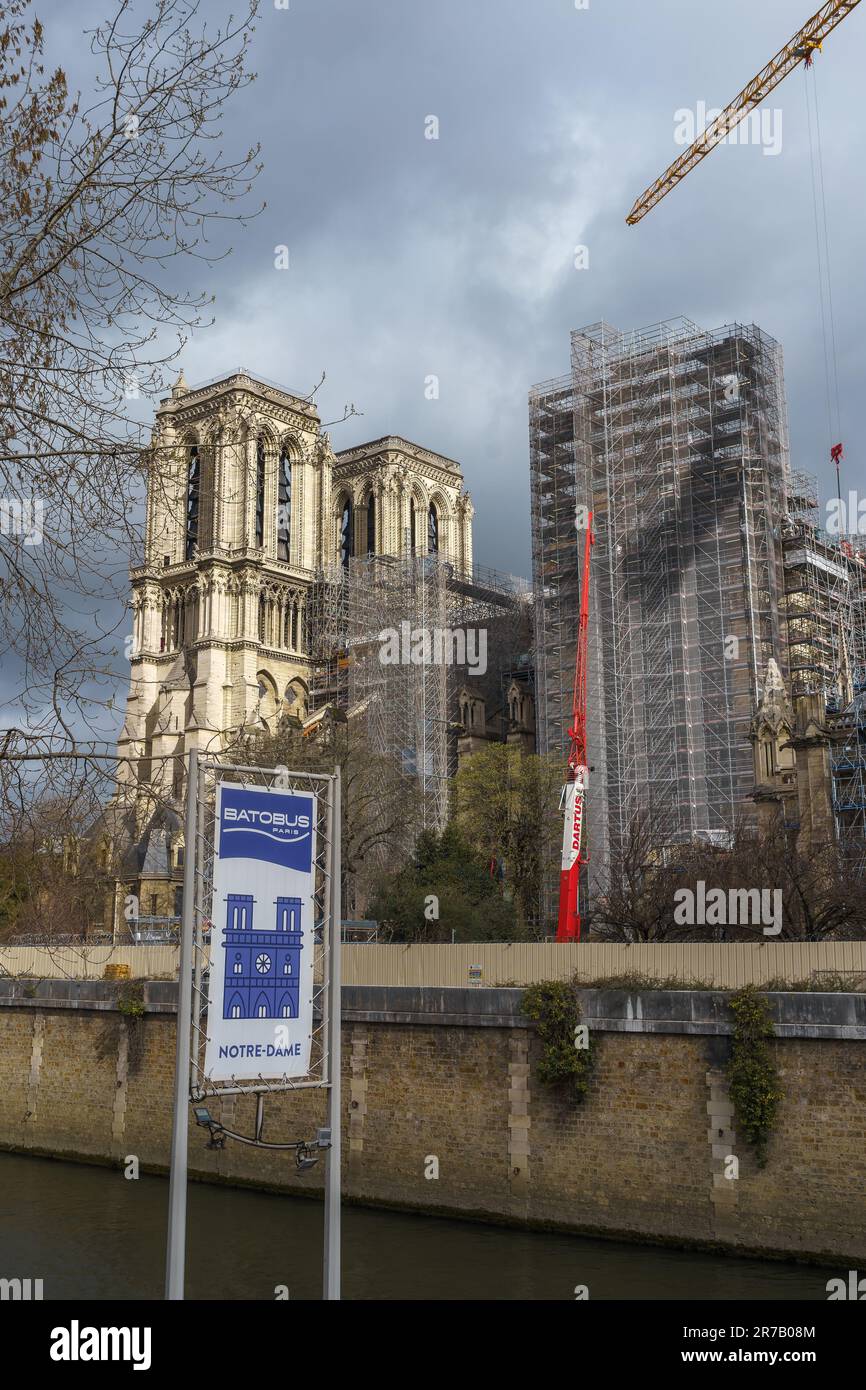 Construction site paris france hi-res stock photography and images - Alamy