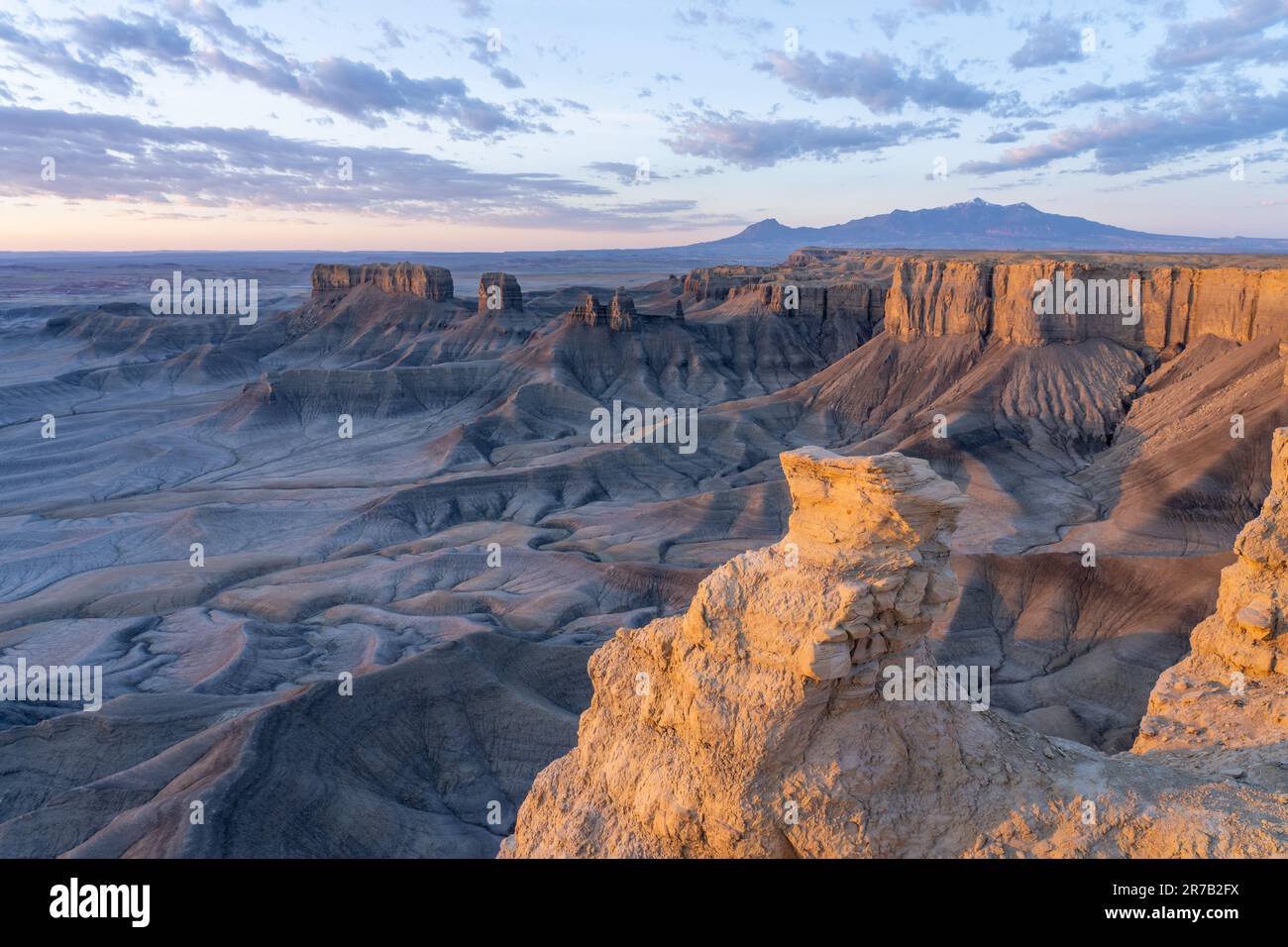 First light on the cliffs of the Skyline Overlook overlooking the ...