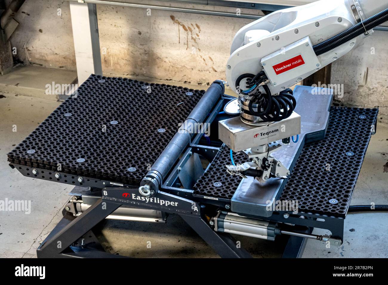 Bremen, Germany. 14th June, 2023. The robot-based system for processing ...