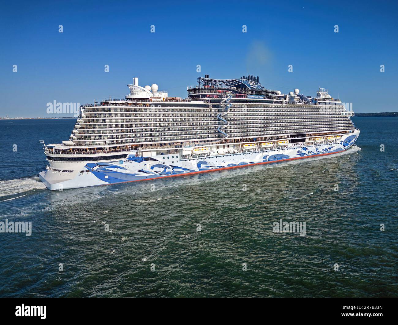 Norwegian Prima is a Prima class cruise ship operated by Norwegian ...