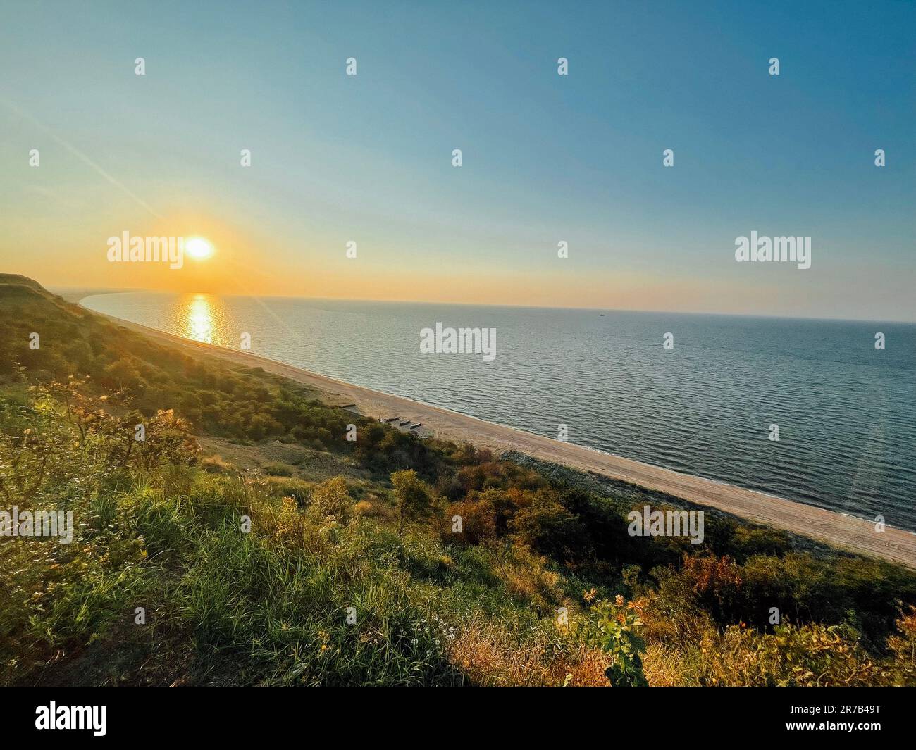 Sandy shore line with green bushes hi-res stock photography and images ...