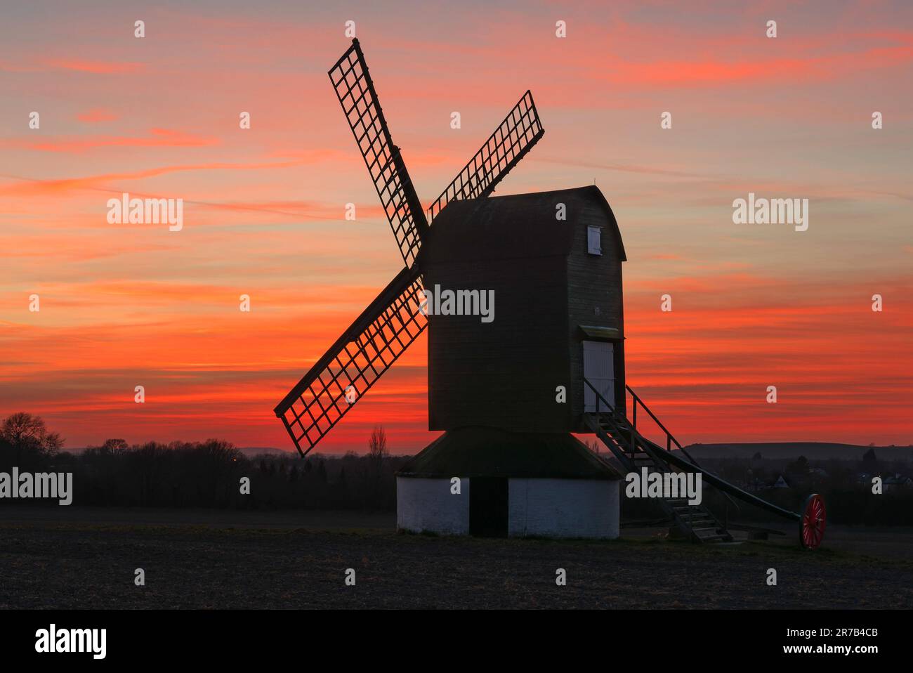 Pitstone windmill hi-res stock photography and images - Alamy