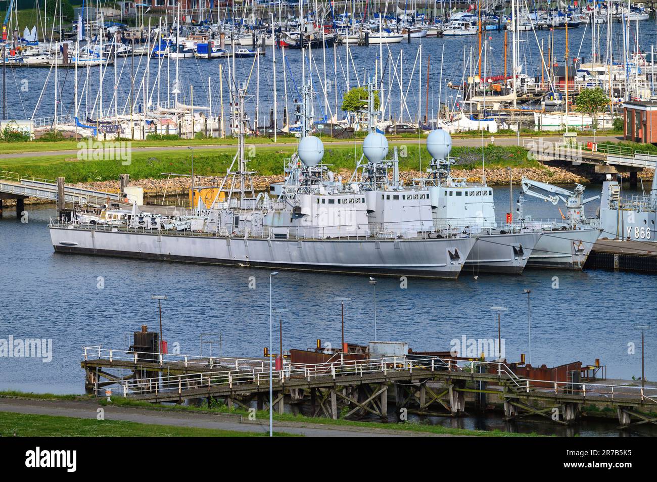 Fast attack craft hi-res stock photography and images - Alamy