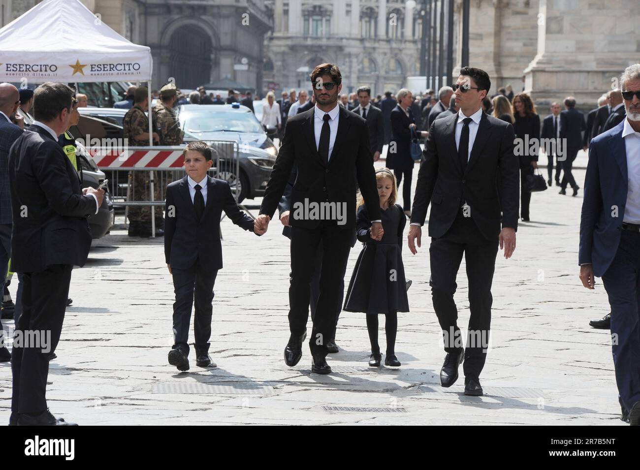 Julie Goldman And Nikola Smith