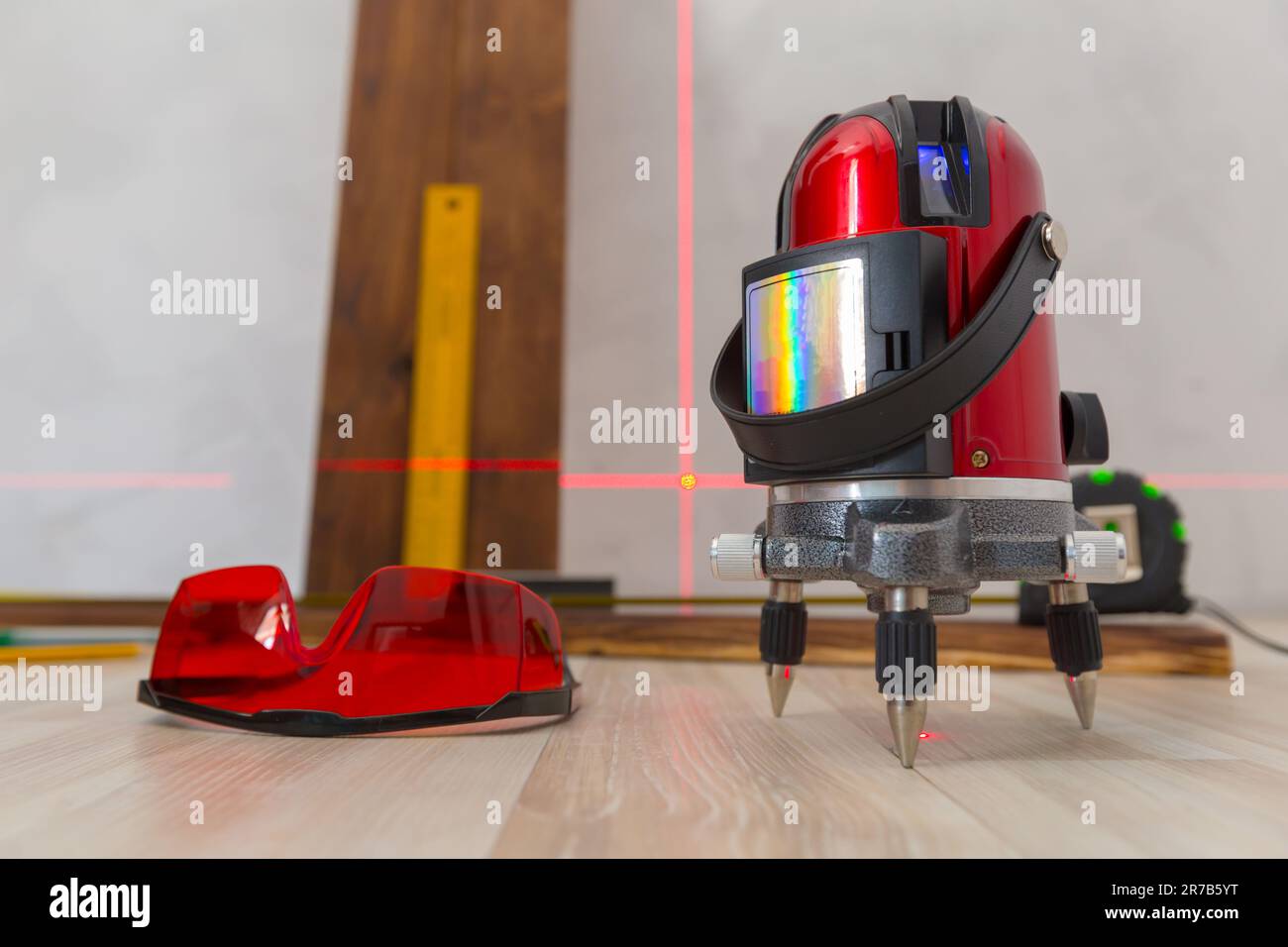 Laser level measuring tool Stock Photo - Alamy