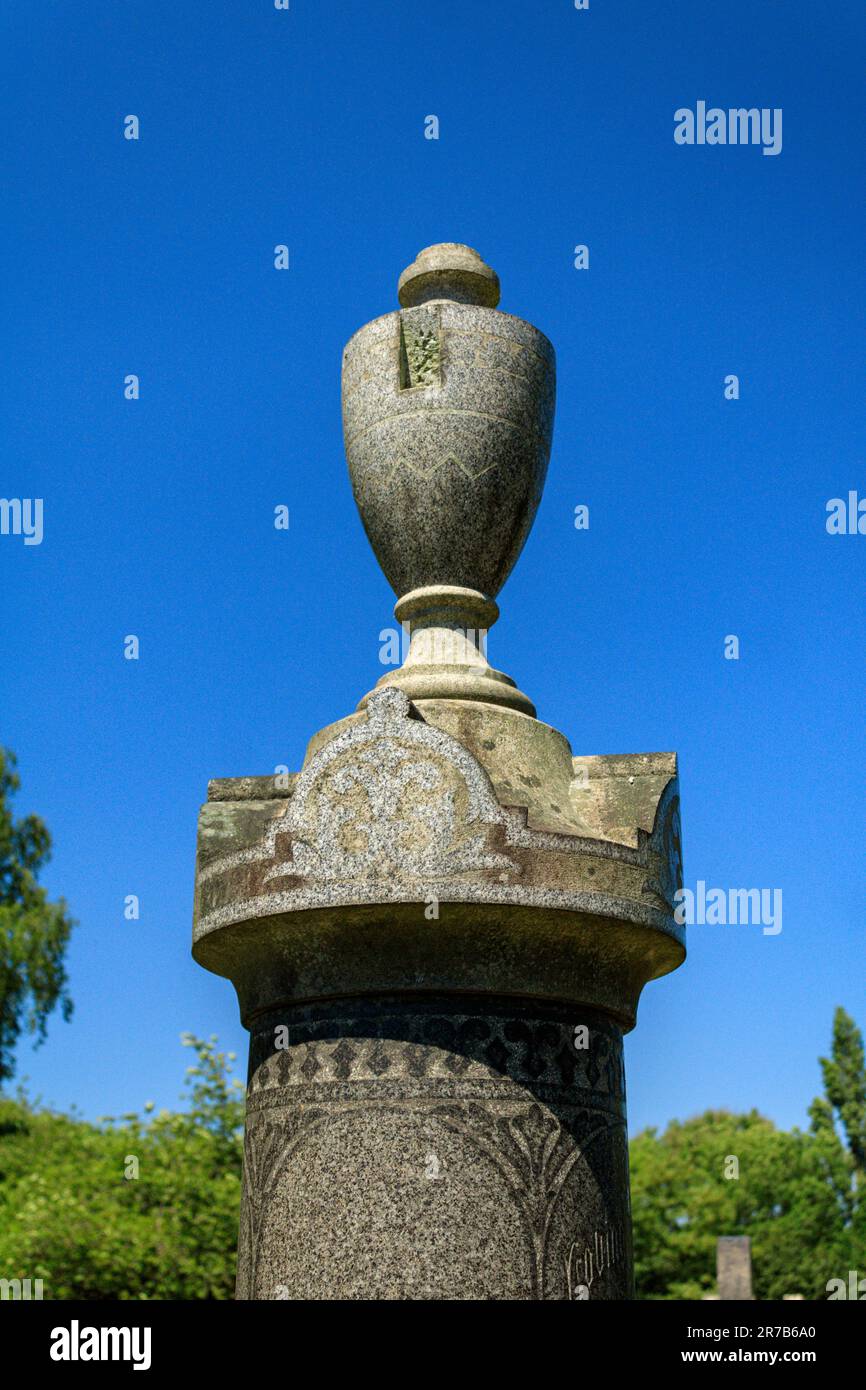 Victorian gravestone hi-res stock photography and images - Alamy