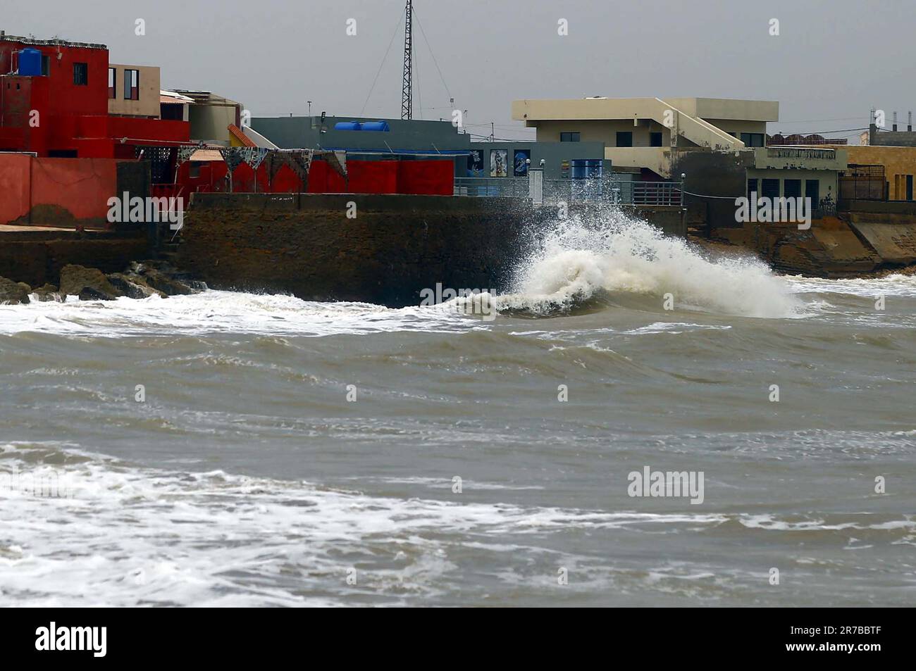 Karachi, Pakistan, 14/06/2023, View of high tides splashing on the sea ...