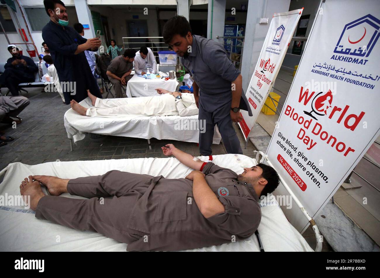 Karachi, Pakistan, 14/06/2023, People are donating their blood at a ...