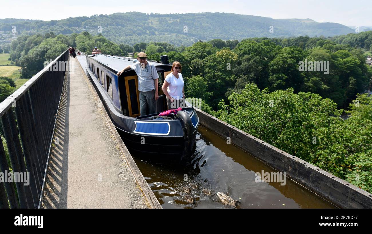 Narrowboat crossing the River Dee via the Pontcysyllte Aqueduct built ...