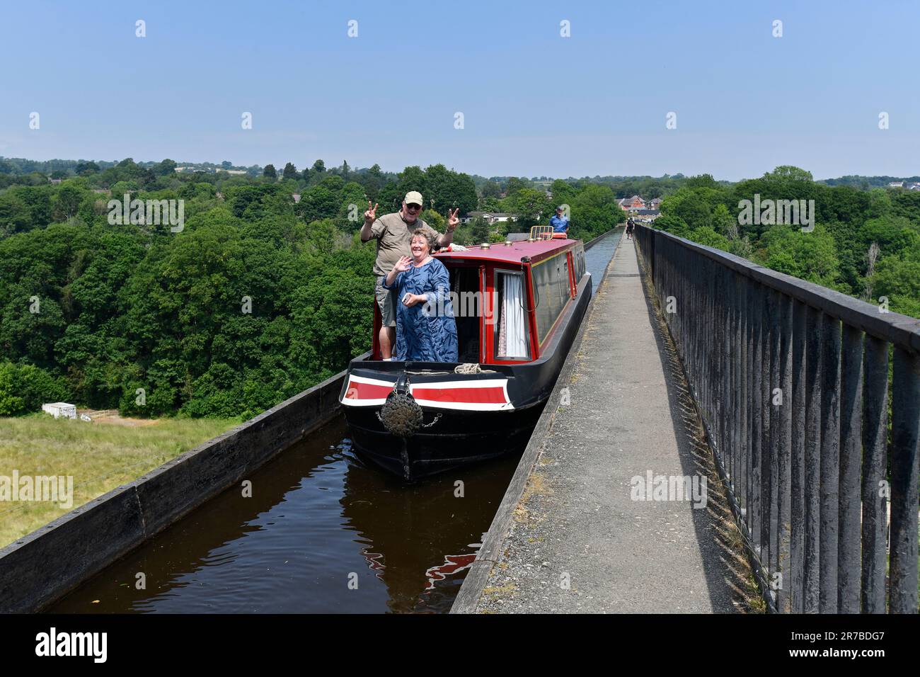 Narrowboat crossing the River Dee via the Pontcysyllte Aqueduct built ...