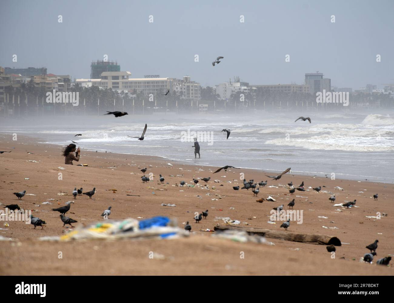 India mumbai cyclone hi-res stock photography and images - Alamy