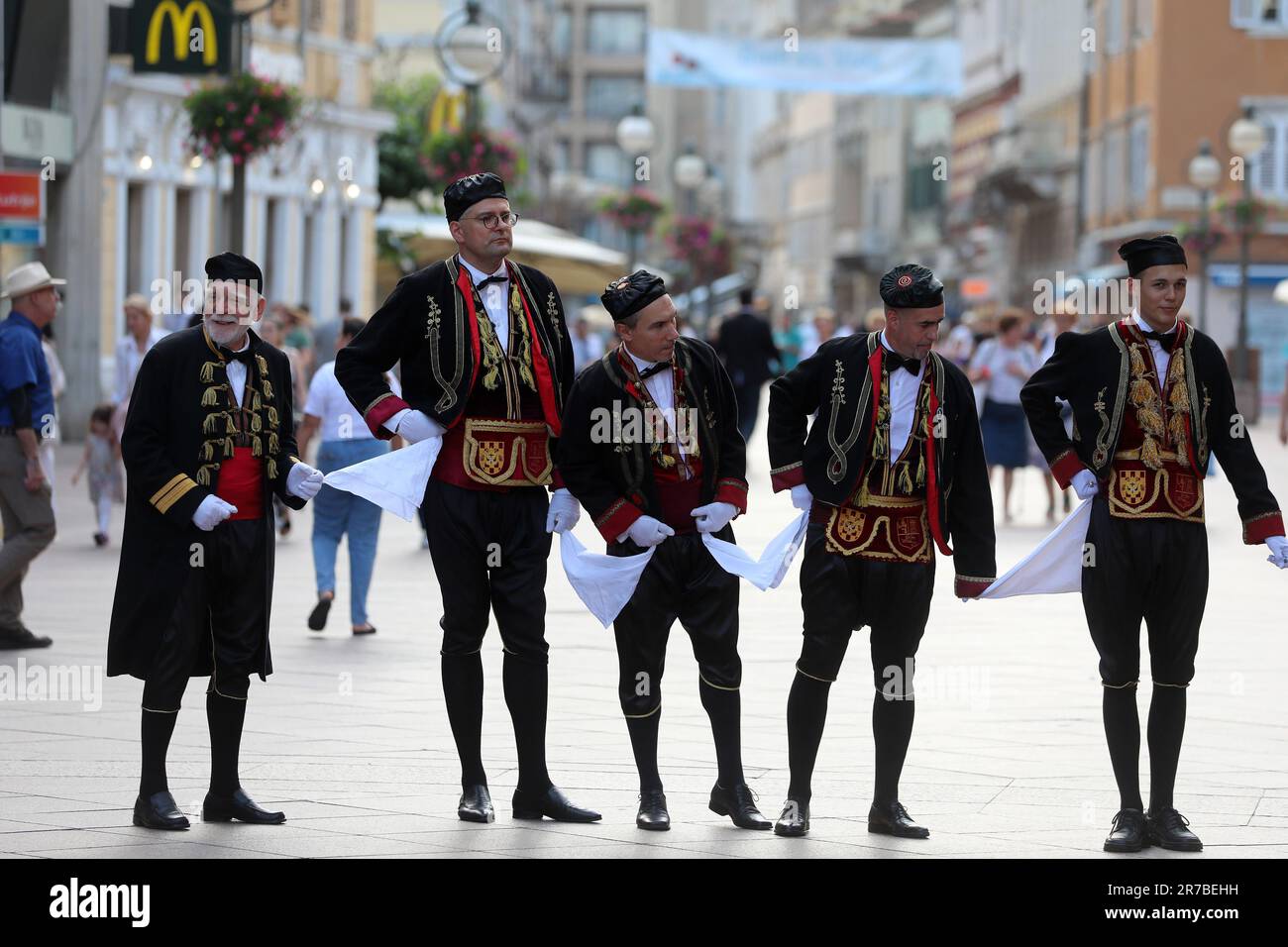Circle of saint tripun hi-res stock photography and images - Alamy