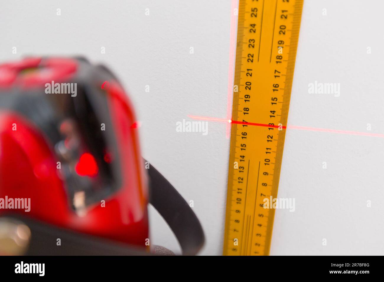 Laser level measuring tool Stock Photo - Alamy