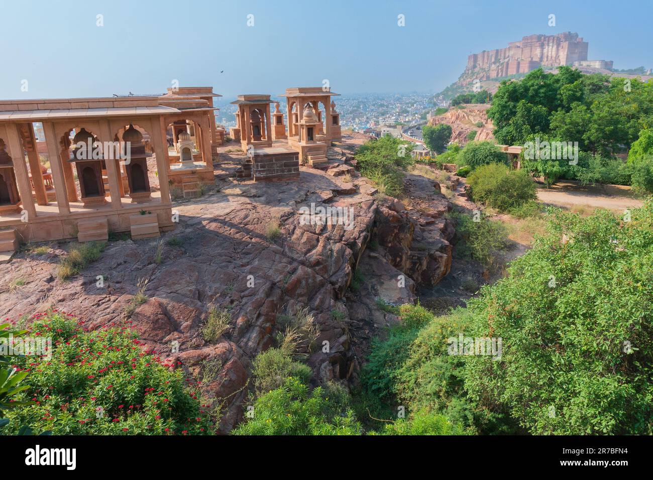 Beautiful decorated garden of Jaswant Thada cenotaph, Jodhpur ...