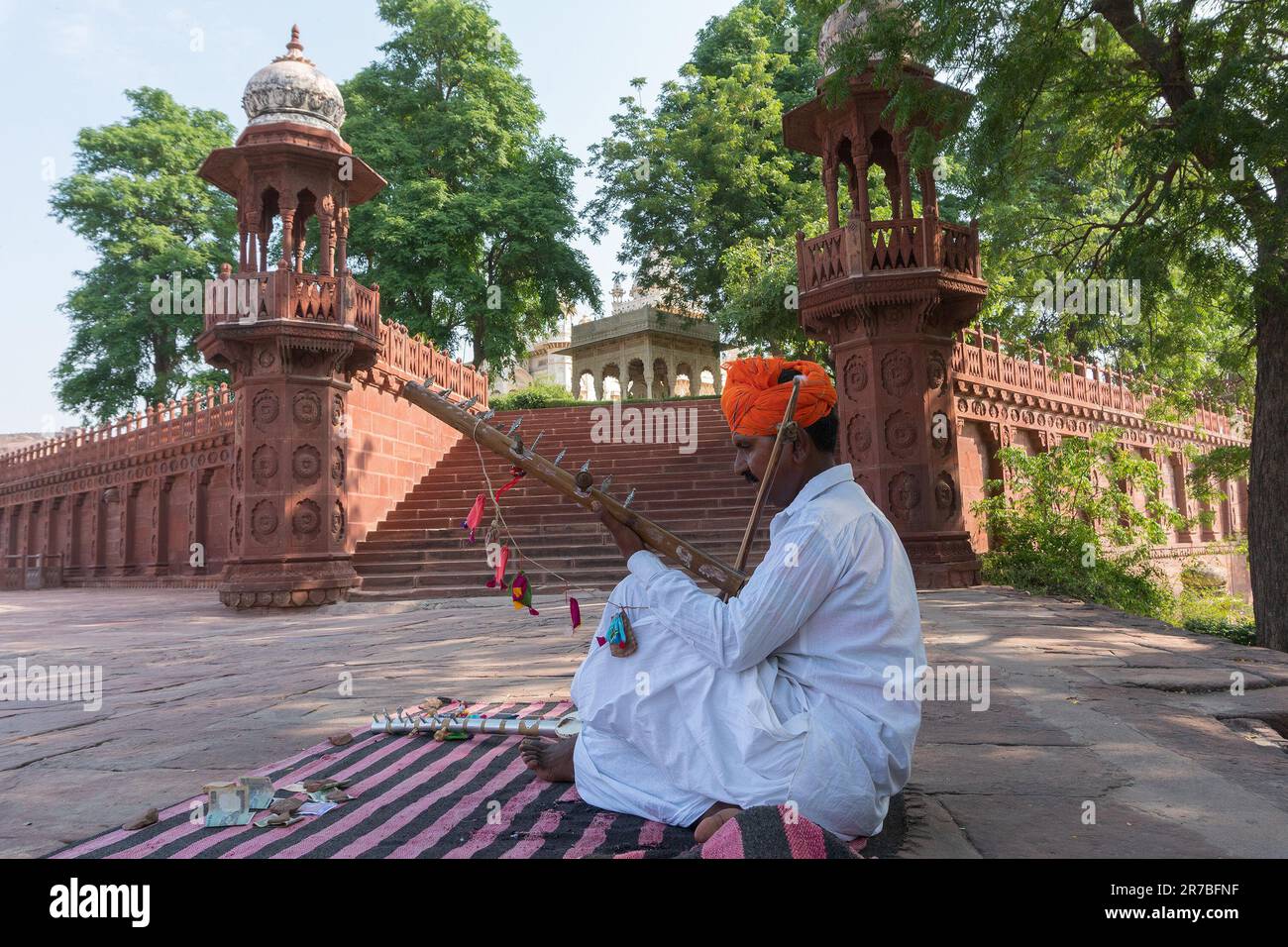 Sarengi player hi-res stock photography and images - Alamy