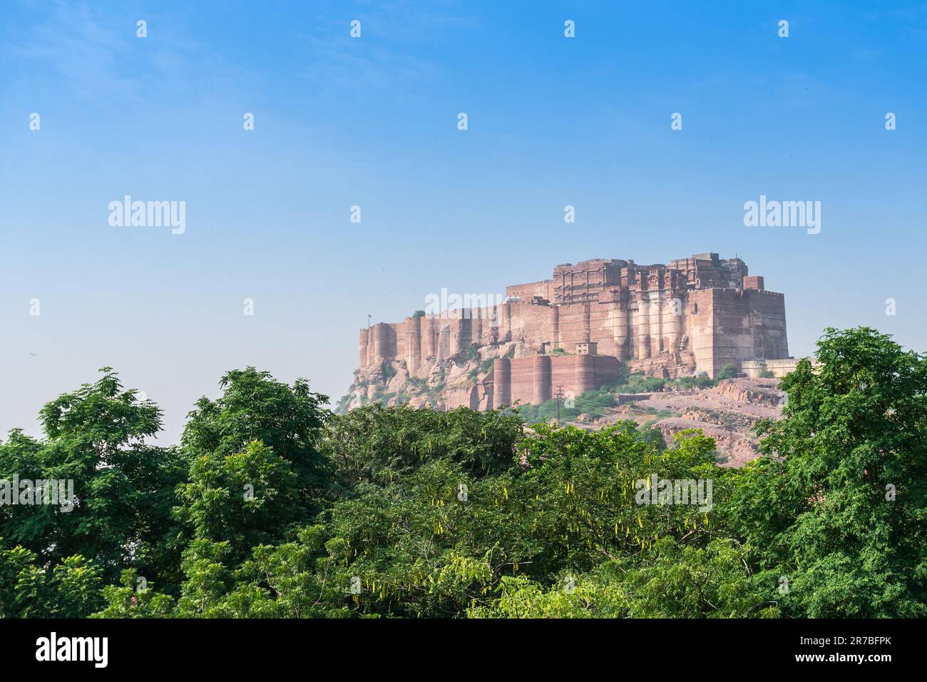 Beautiful decorated garden of Jaswant Thada cenotaph, Jodhpur ...