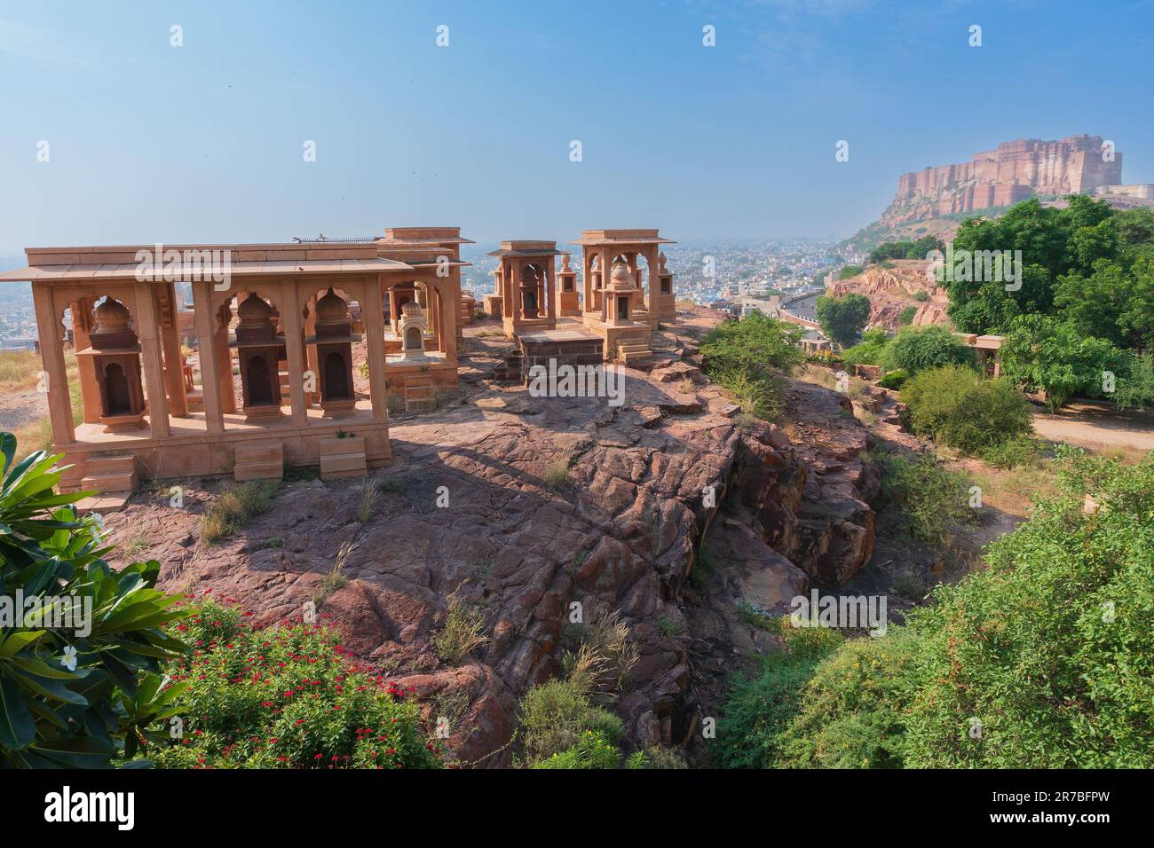 Beautiful decorated garden of Jaswant Thada cenotaph, Jodhpur ...
