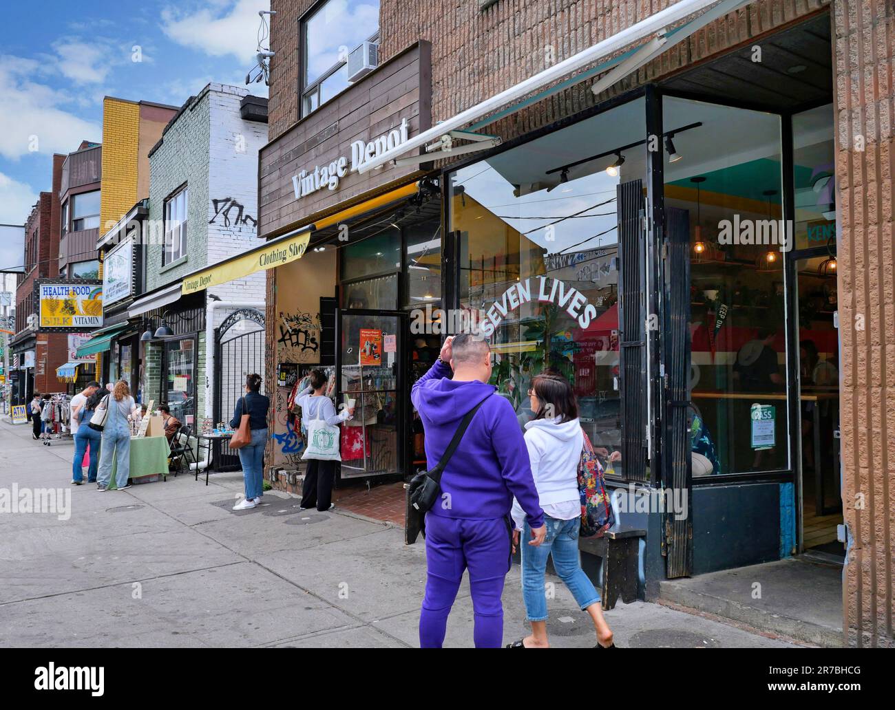 Independent stores hi-res stock photography and images - Alamy